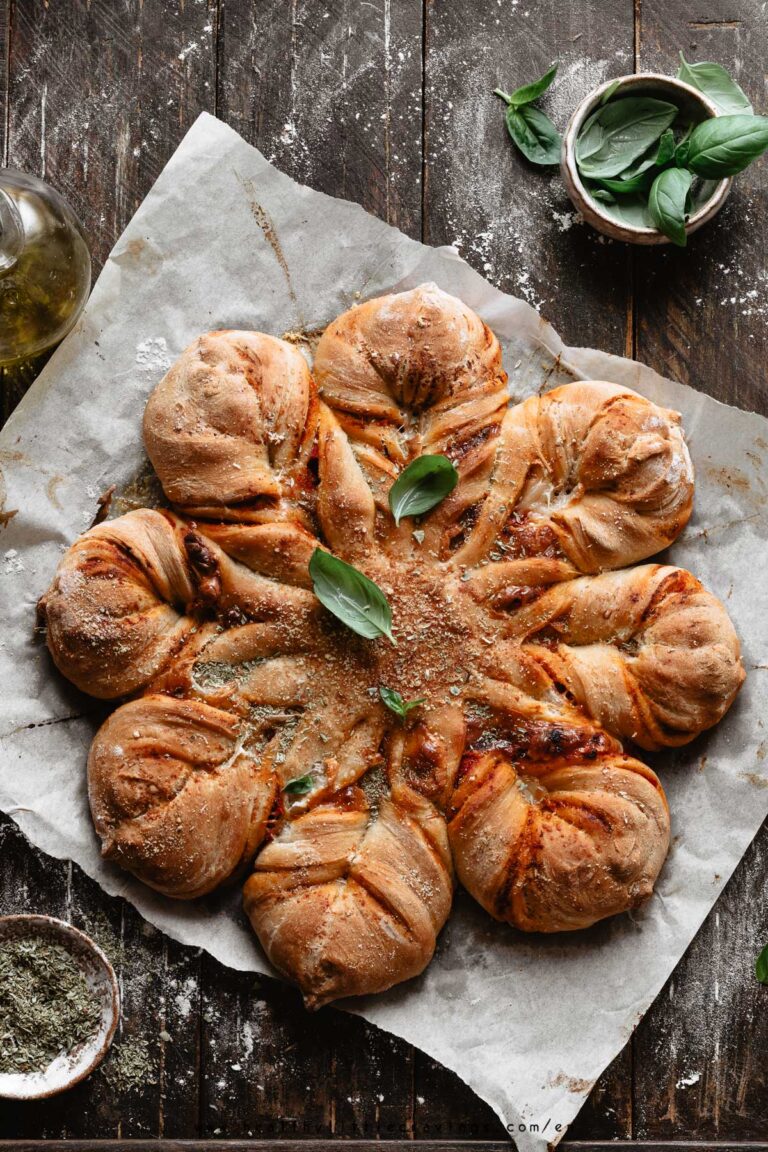 Stuffed Pizza Bread Recipe / The Perfect Pull-Apart Bread