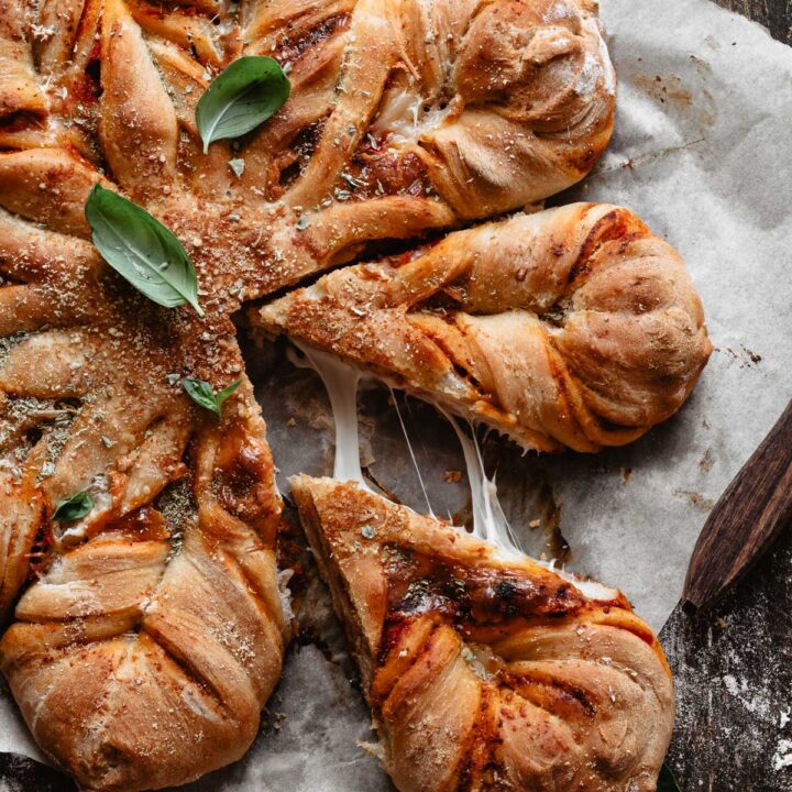Stuffed Pizza Bread Recipe / The Perfect Pull-Apart Bread